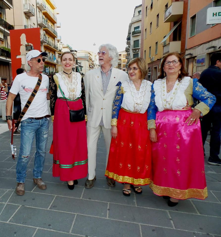 Princi i Arbërisë, Francisco Maria Frega i këndon dashurisë e bukurisë ...